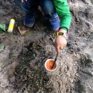 Der Spielplatz-Vulkan - tolla Experiment mit Kindern