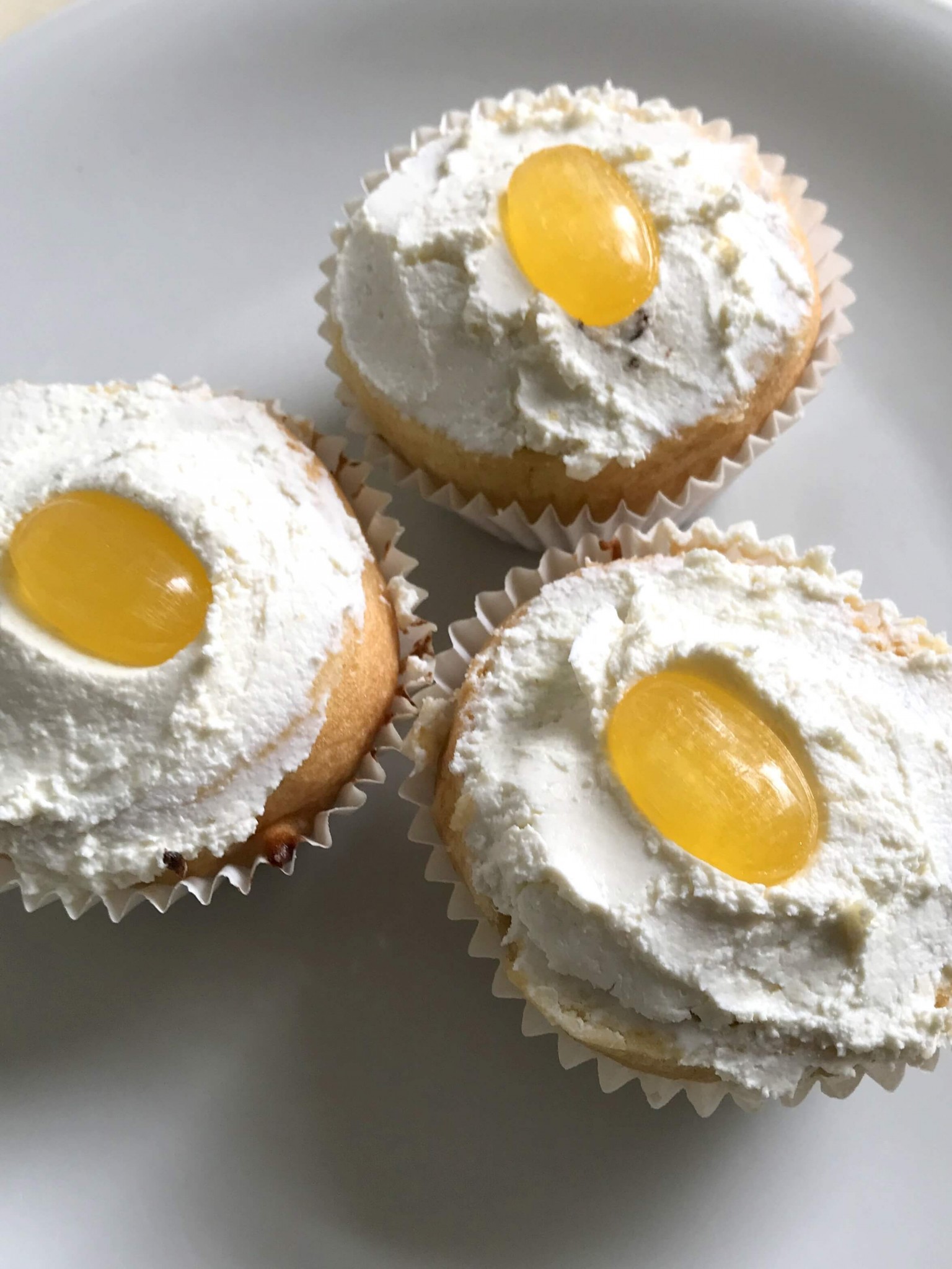 Lustige Spiegelei Muffins mit Kindern backen